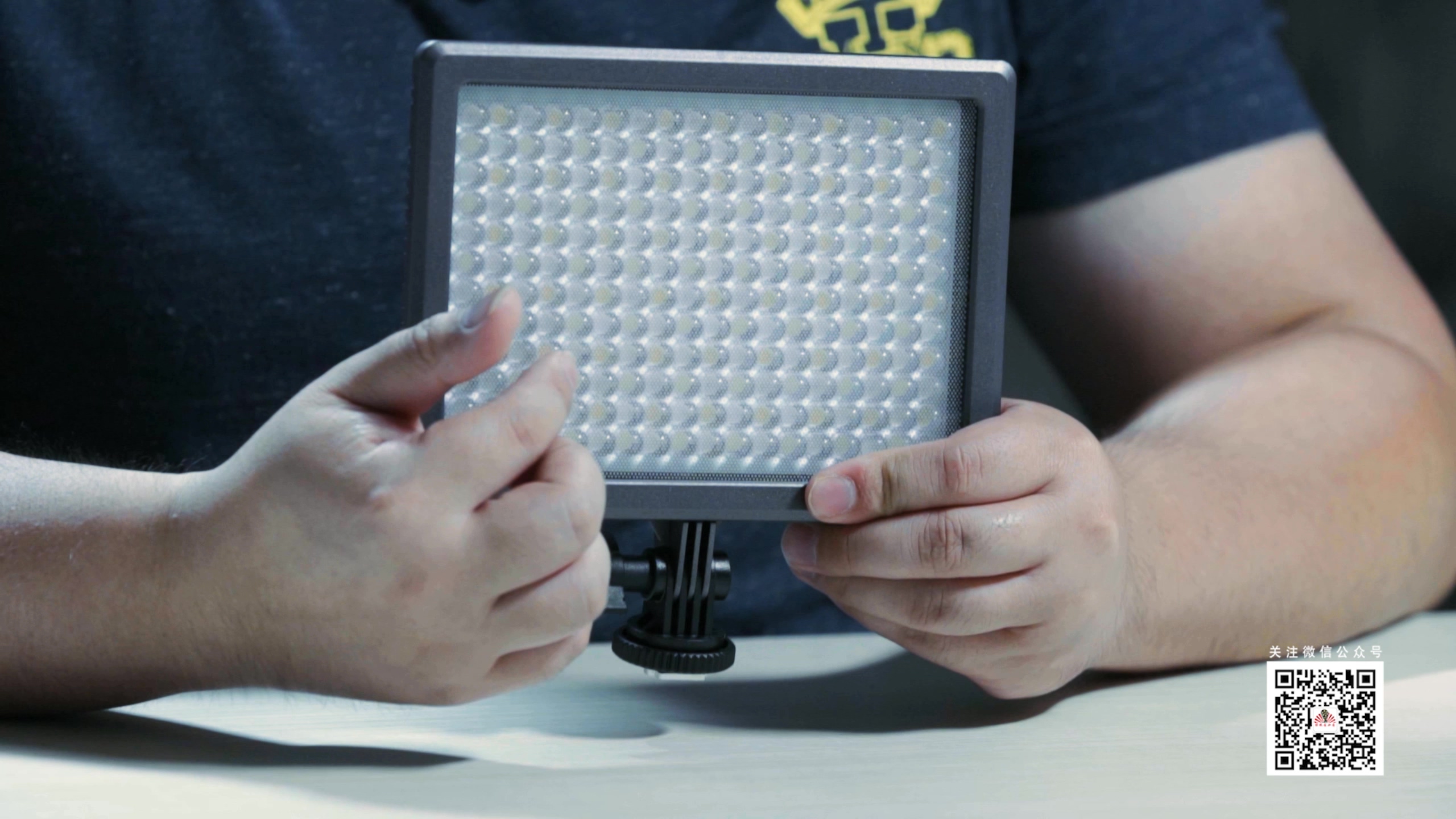 速瞄｜VLOG101：南冠RGB11机头灯 板灯 （《影视壹加壹》出品）_影视工业网-幕后英雄APP