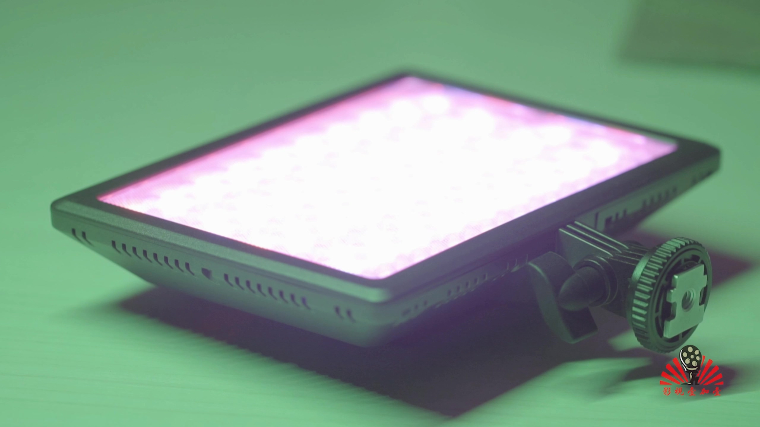 速瞄｜VLOG101：南冠RGB11机头灯 板灯 （《影视壹加壹》出品）_影视工业网-幕后英雄APP