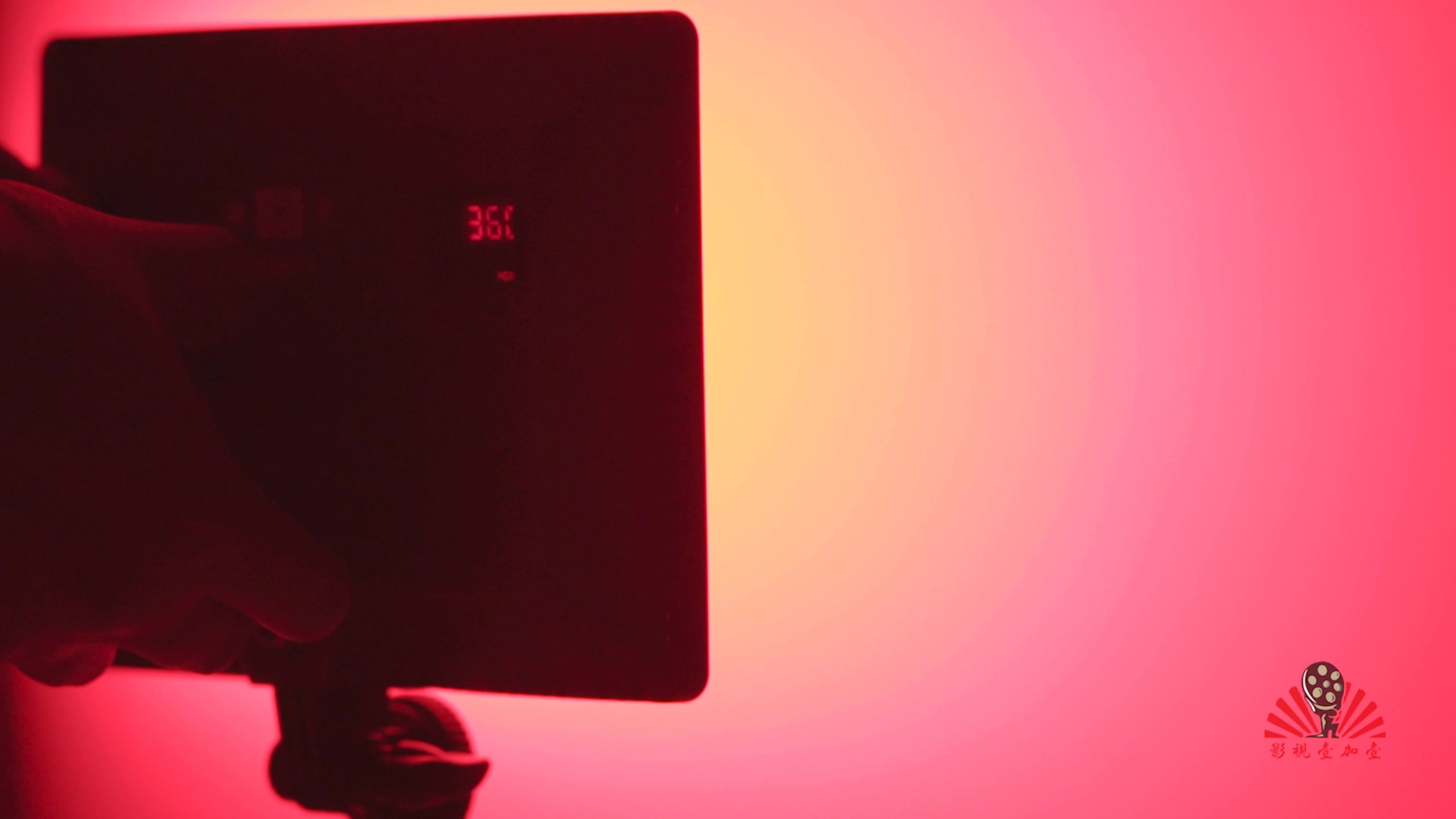 速瞄｜VLOG101：南冠RGB11机头灯 板灯 （《影视壹加壹》出品）_影视工业网-幕后英雄APP